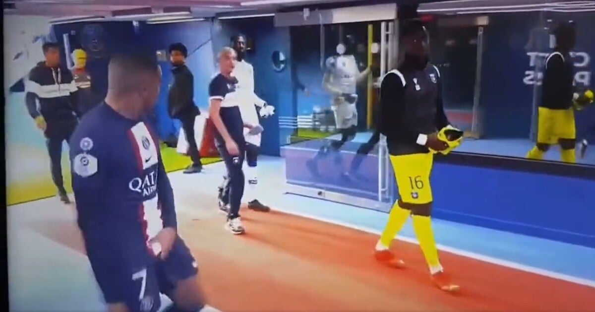 Foto: Irritado, Mbappé fez um gesto obsceno ao rival - Purepeople