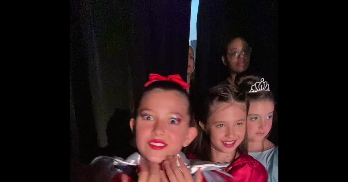 Eva Huck no teatro: veja o vídeo - Purepeople