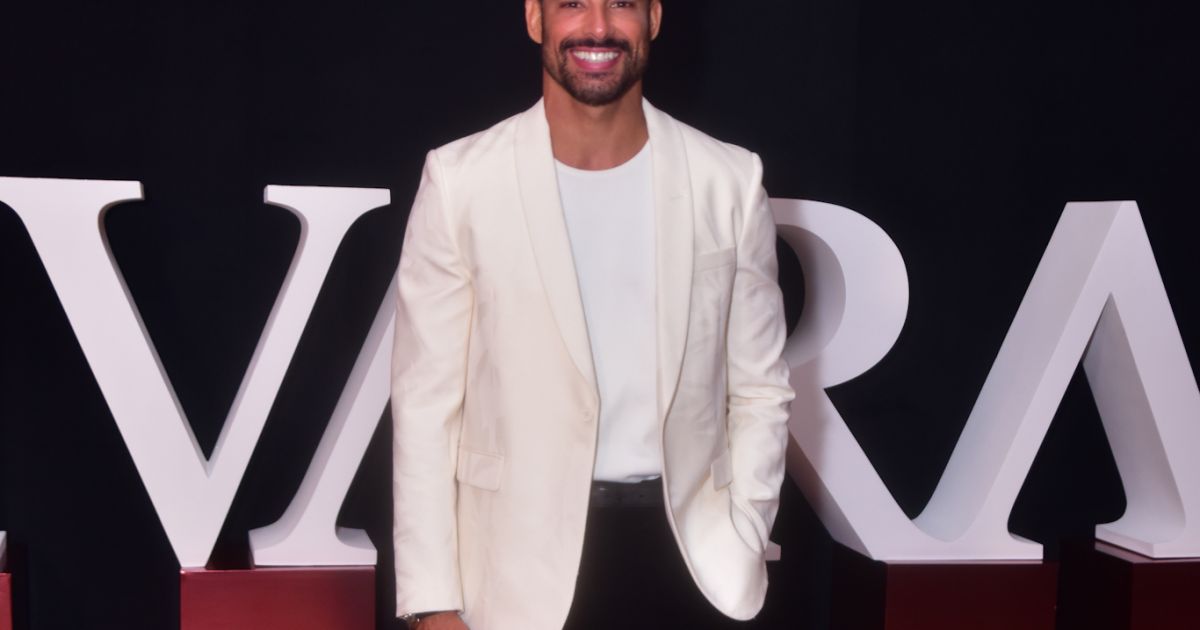 Cauã Reymond marcou presença na festa que celebrou os 60 anos da ...