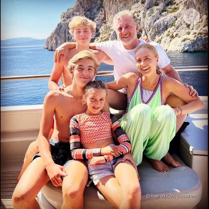 Angélica e Luciano Huck e os filhos, Eva, Benício e Joaquim - Purepeople