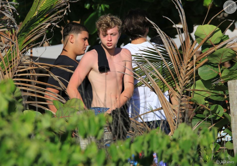 Filho de Angélica e Luciano Huck, Benício, de 15 anos, é flagrado na ...