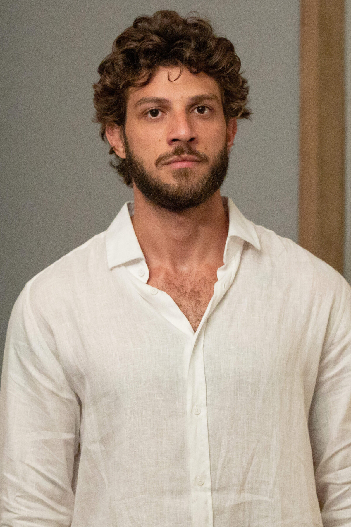 Foto: Na novela 'Travessia', Chiara (Jade Picon) manda Ari (Chay Suede ...