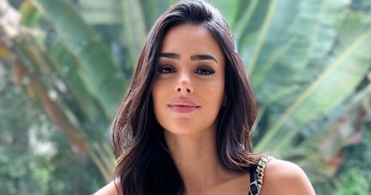 Após notícia de gravidez, Bruna Biancardi posa com barriga à mostra e ... Após notícia de gravidez, Bruna Biancardi posa com barriga à mostra e ...