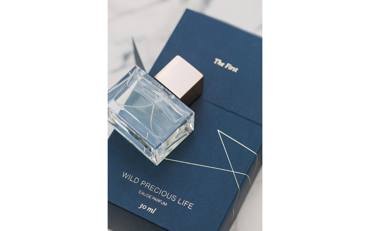 Foto: Perfume da Lana Del Rey: The First, da Firestone Sisters, tem ...