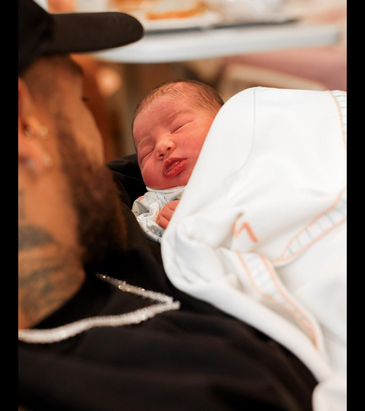 Foto: Mavie nasceu na madrugada desta sexta-feira (06) em uma ...