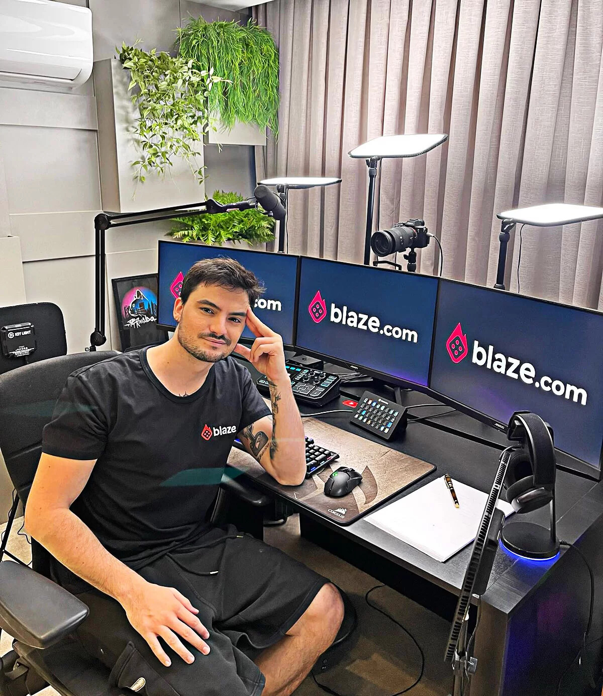 Foto: Felipe Neto, outros influenciadores e mais duas casas de apostas ... Foto: Felipe Neto, outros influenciadores e mais duas casas de apostas ...