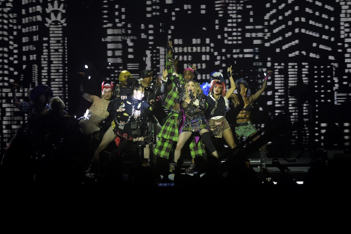Foto: Madonna em Copacabana: cantora apresentou coletânea de hits e ...