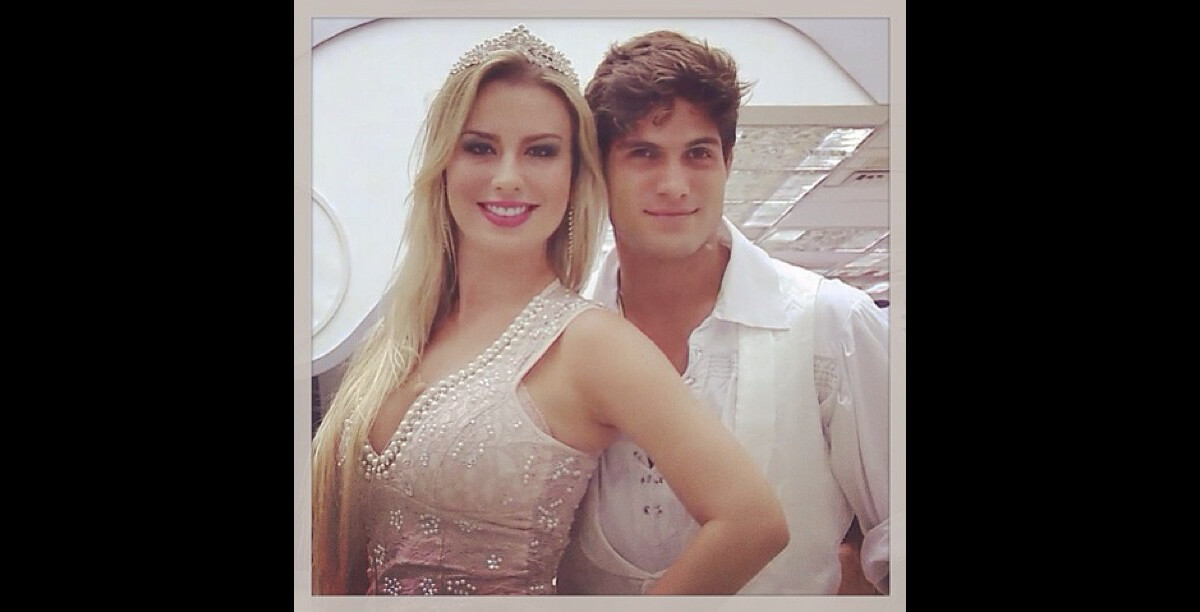 Foto: Fernanda Keulla parabeniza André Martinelli no aniverário de 25 ...