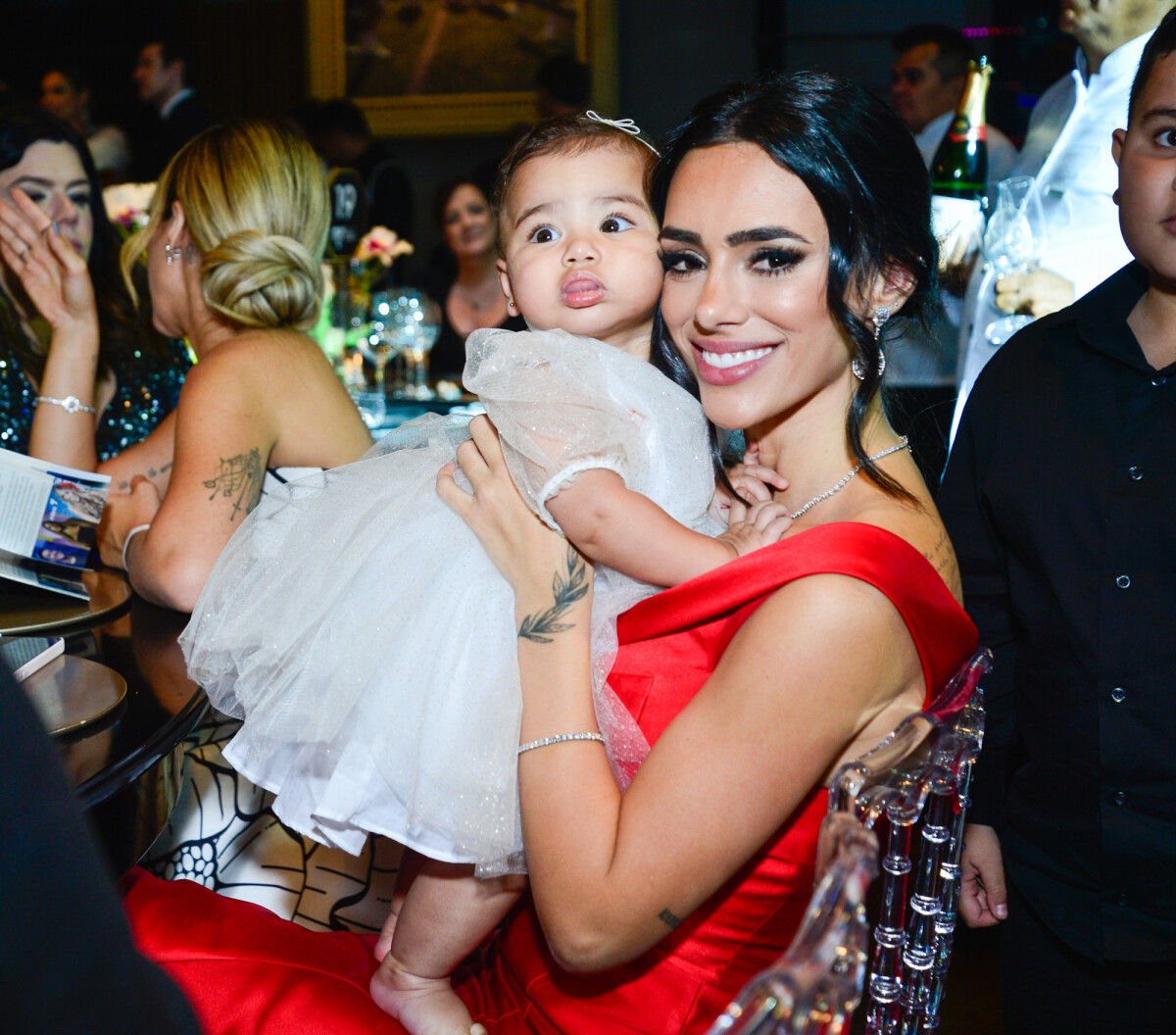 Foto: Bruna Biancardi posou com a filha, Mavie, de quase 8 meses - nasceu em 6 de outubro de ...