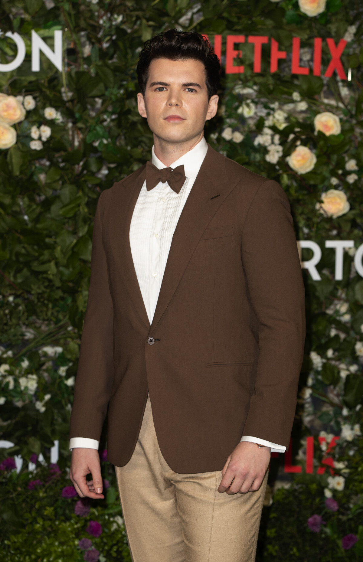 Foto: Luke Newton assumiu que treinava todos os dias após as gravações ...