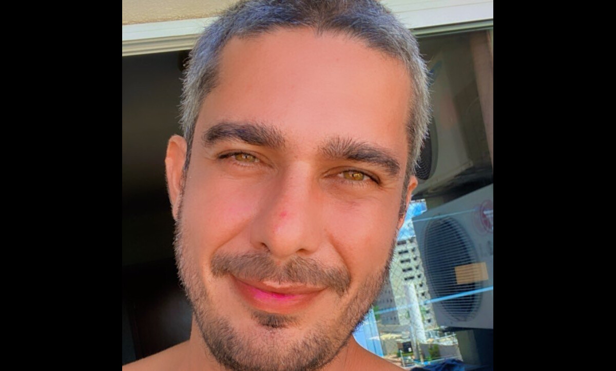 Foto: Thommy Schiavo se deitou no chão por alguns minutos, e, ao ...