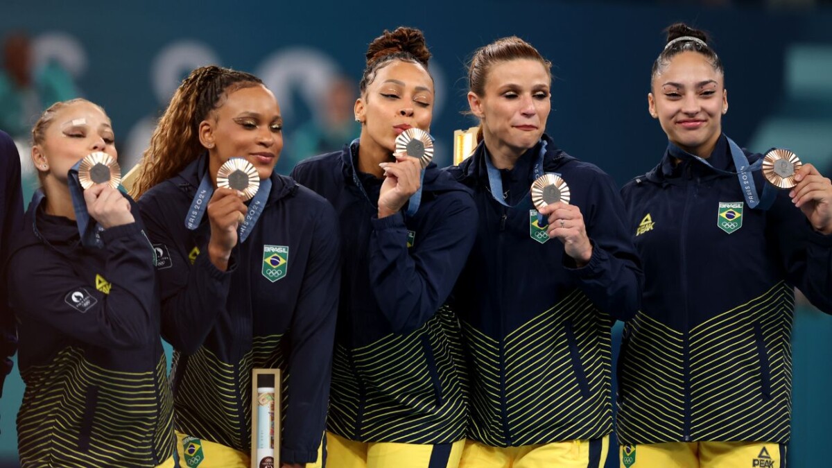 Foto: Rebeca Andrade conquistou o bronze por equipes na Ginástica ...
