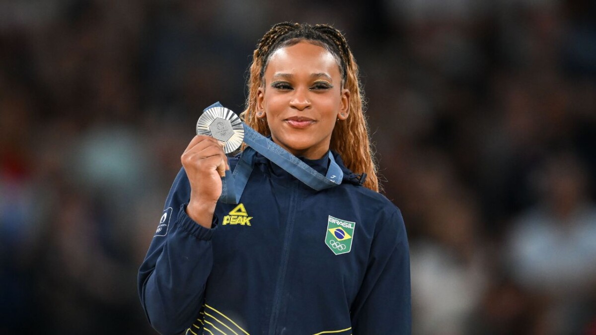 Foto: Rebeca Andrade conquistou um ouro, duas pratas e um bronze nas ...