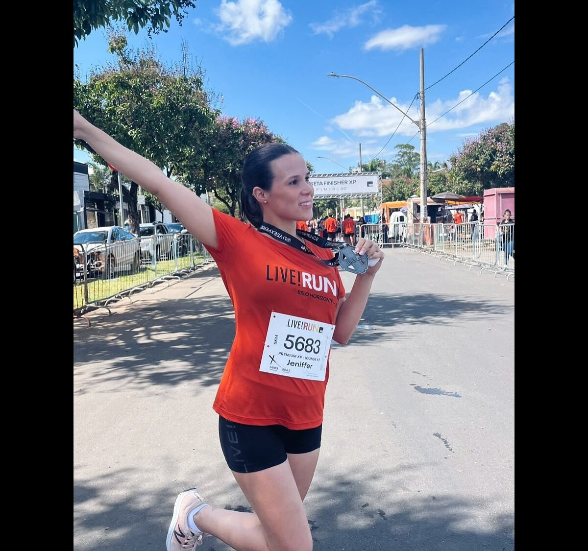 Foto: Jeniffer Castro costuma compartilhar fotos de viagens, festas e ...