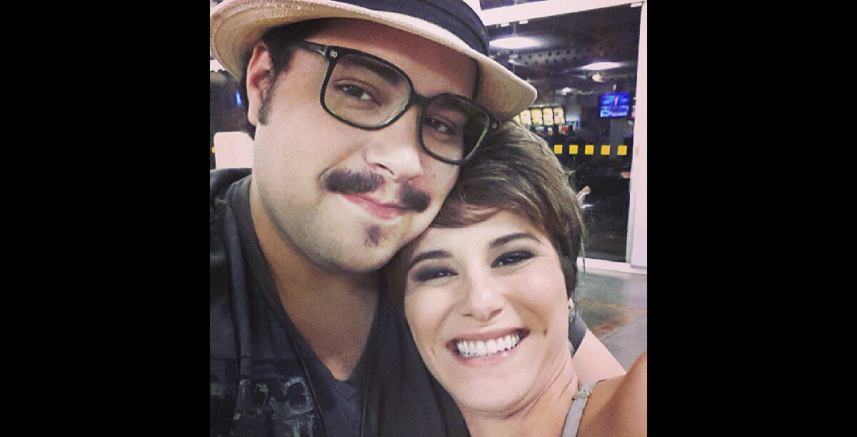 Foto: Dani Moreno, a Aysha, postou uma foto abraçada com Thiago ...