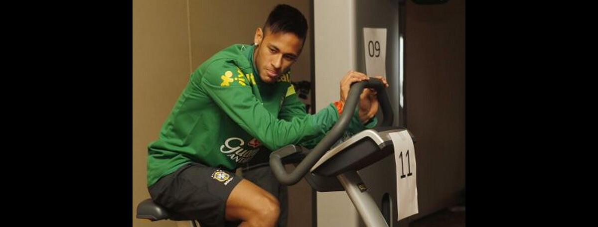 Foto: Neymar faz musculação em treino da seleção - Purepeople