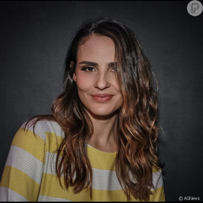 A modelo Fernanda Tavares também prestigiou o lançamento da coleção da ...