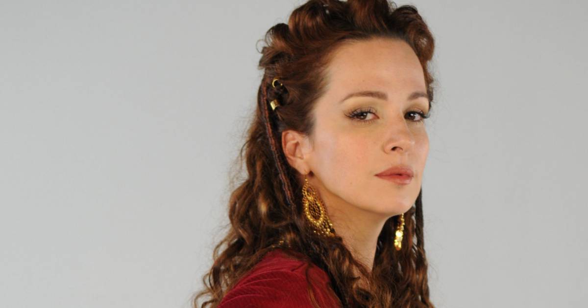 Elda (Francisca Queiroz) é fria com Balaão (Leonardo Vieira) após ...