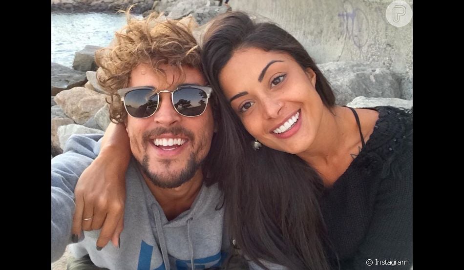 Aline Riscado e Felipe Roque assumiram o namoro em março de 2016 após ...