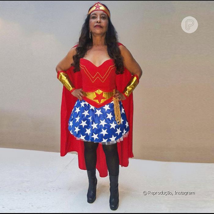 Mercedes, mãe de Taís Araújo, se vestiu de Mulher Maravilha na festa de ...