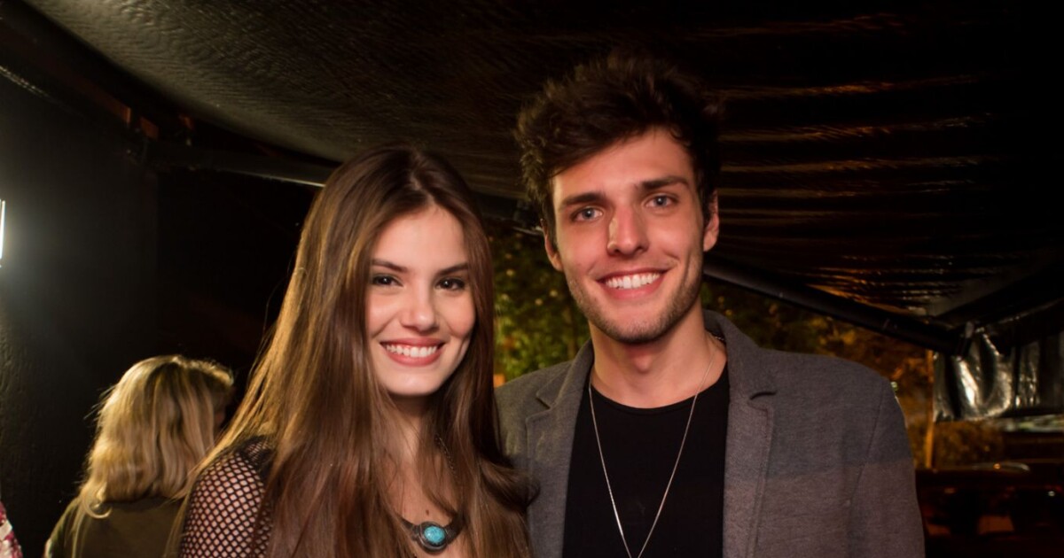 Camila Queiroz termina o namoro com Lucas Cattani após mais de três ...
