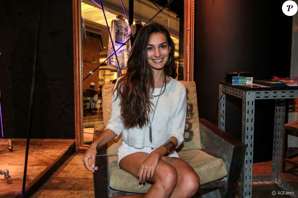Marina Moschen completa 20 anos no próximo sábado, 15 de outubro de ...