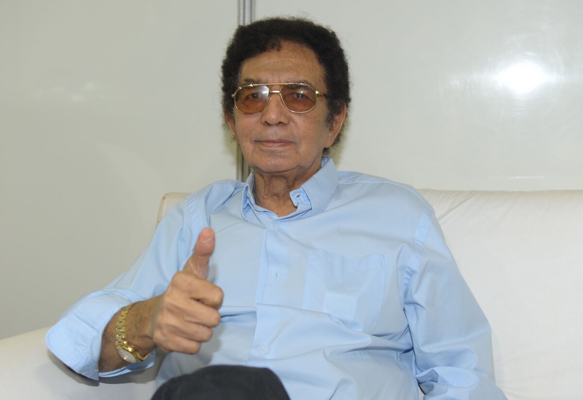 Foto: Reginaldo Rossi fez muito sucesso com a música 'Garçom' - Purepeople