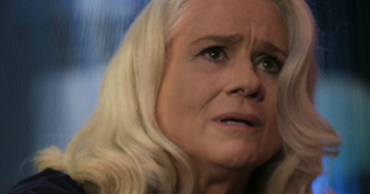 Mág (Vera Holtz) procura Hércules (Danilo Grangheia) assim que foge da ...