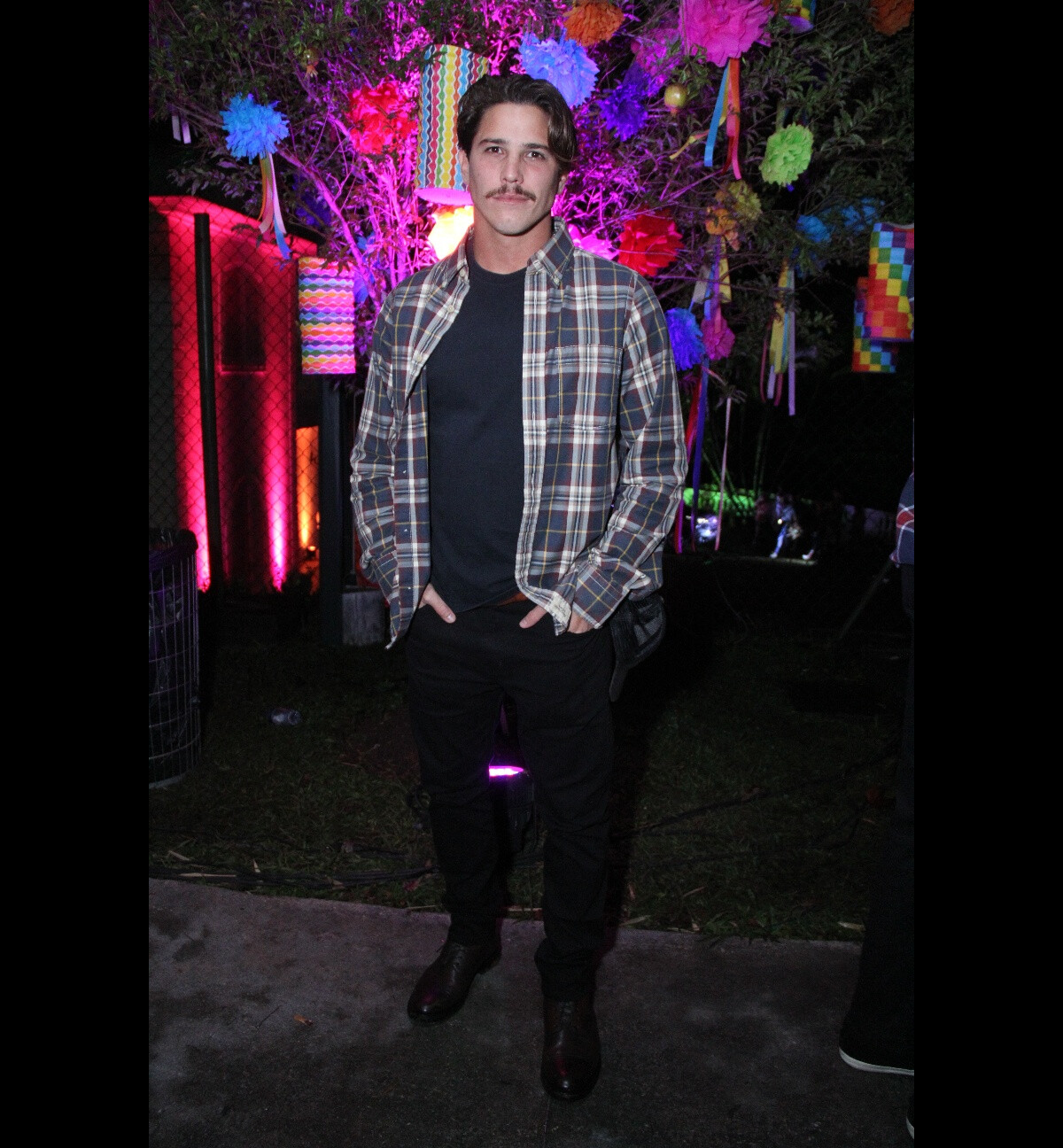 Foto: Romulo Neto no Arraial da Arara - Purepeople