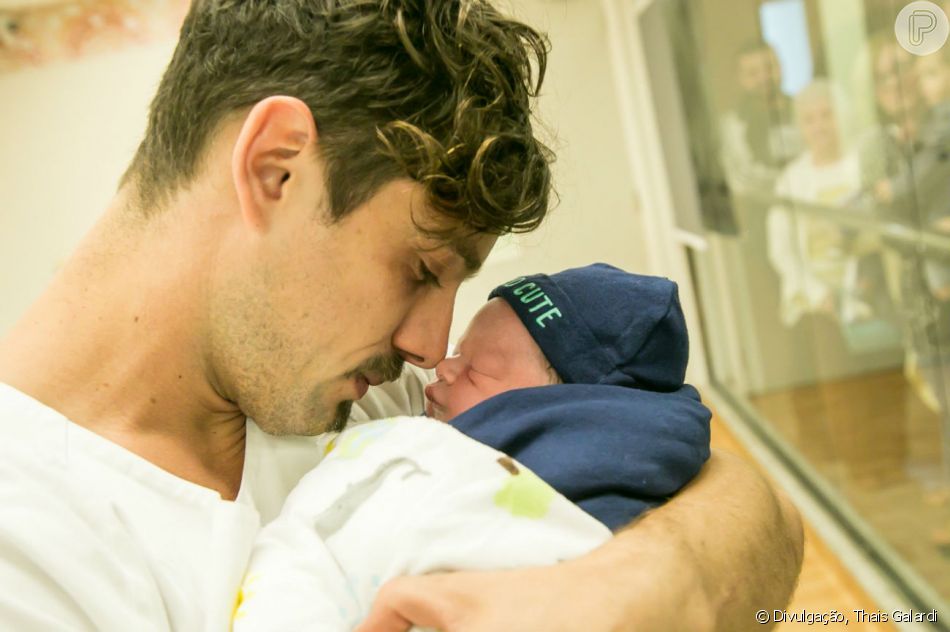 Valentim, filho de Rafael Cardoso e Mariana Bridi, nasceu em 31 de maio ...