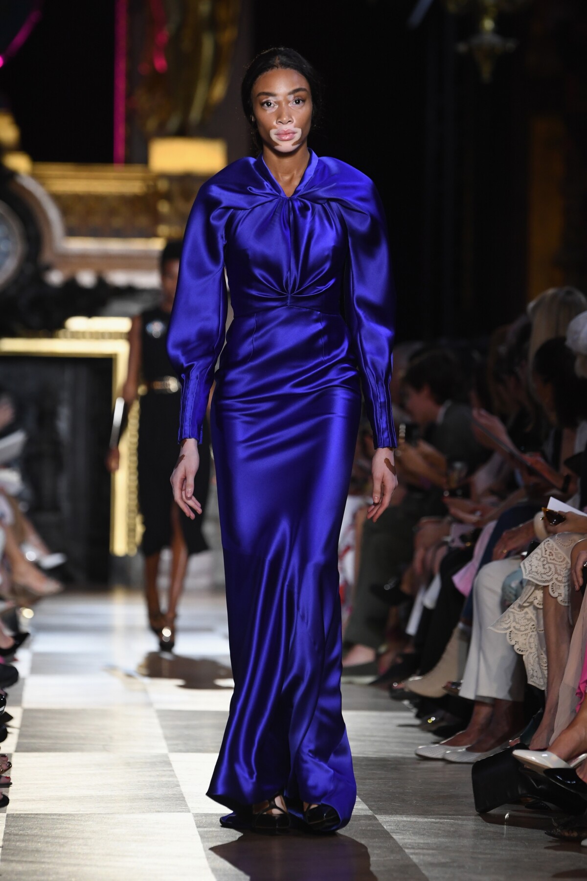 Foto: Azul Royal foi uma das cores mais vistas na temporada - Purepeople