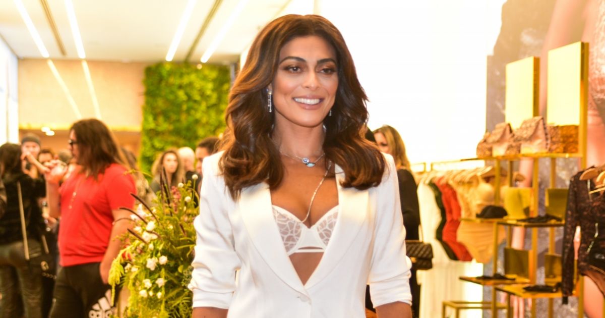 Juliana Paes Deixou Lingerie à Mostra Com Blazer Decotado E Short Da 5099