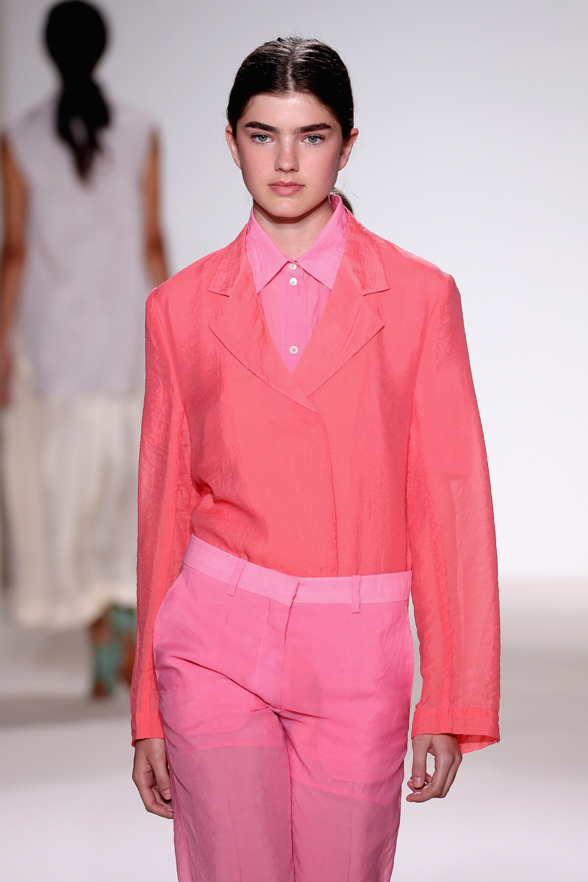 Foto: O novo monocromático: looks todos em uma só cor vibrante ...