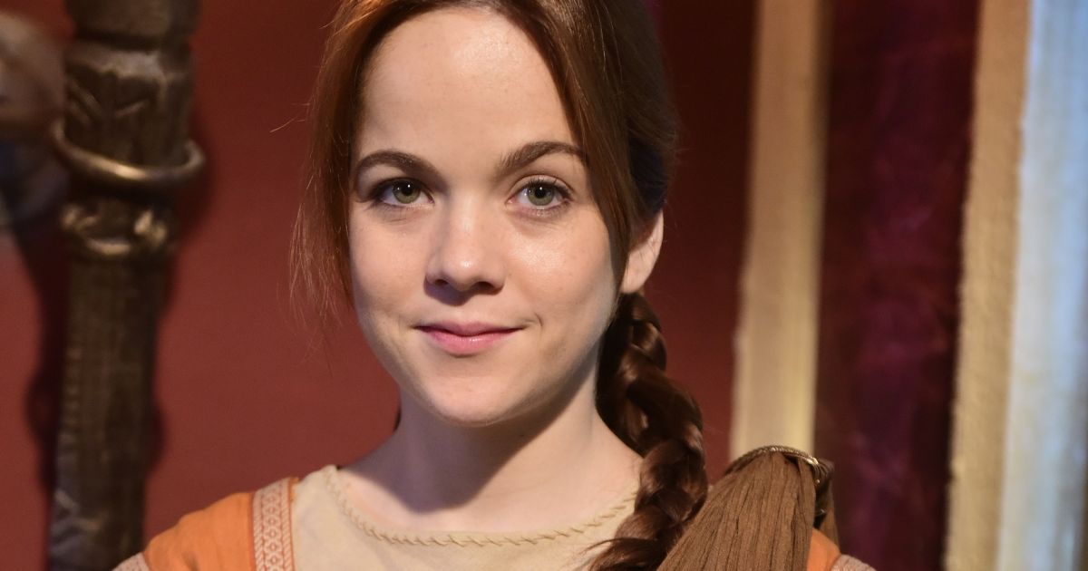 Diana (Cacá Ottoni) fica sabendo do Messias através da mãe no capítulo ...