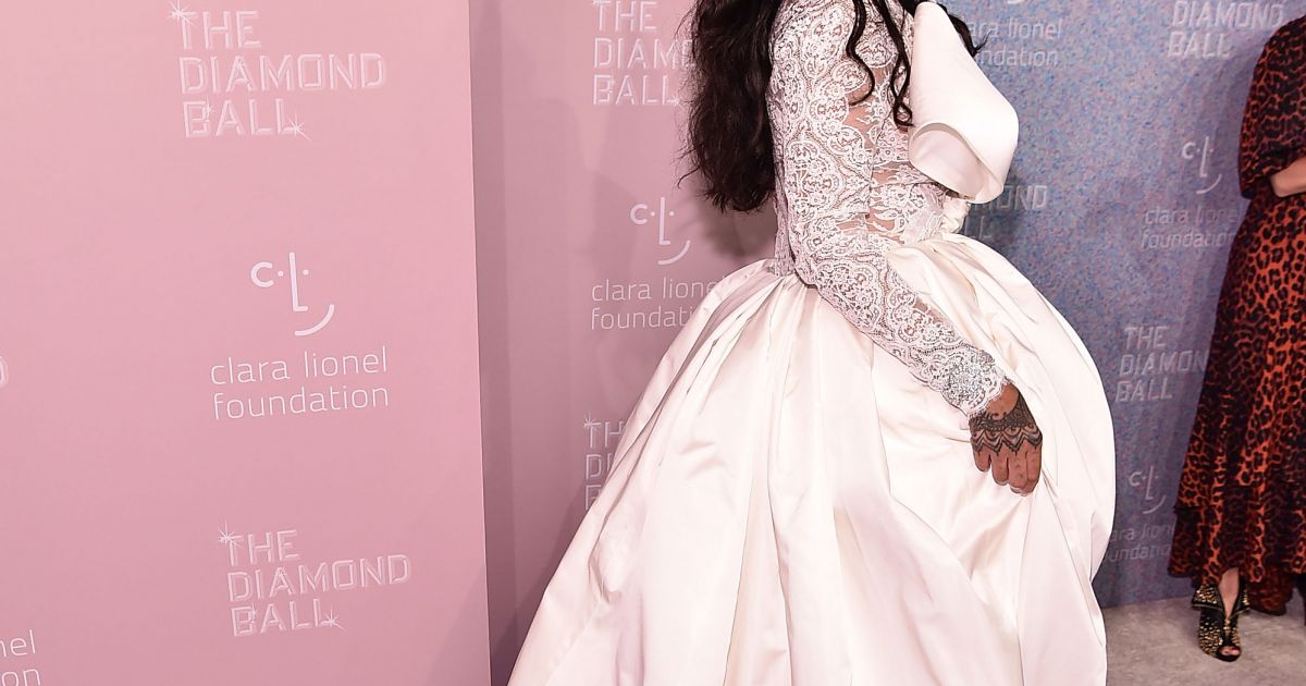 Rihanna foi vestida pelo stylist Jahleel Weaver - Purepeople