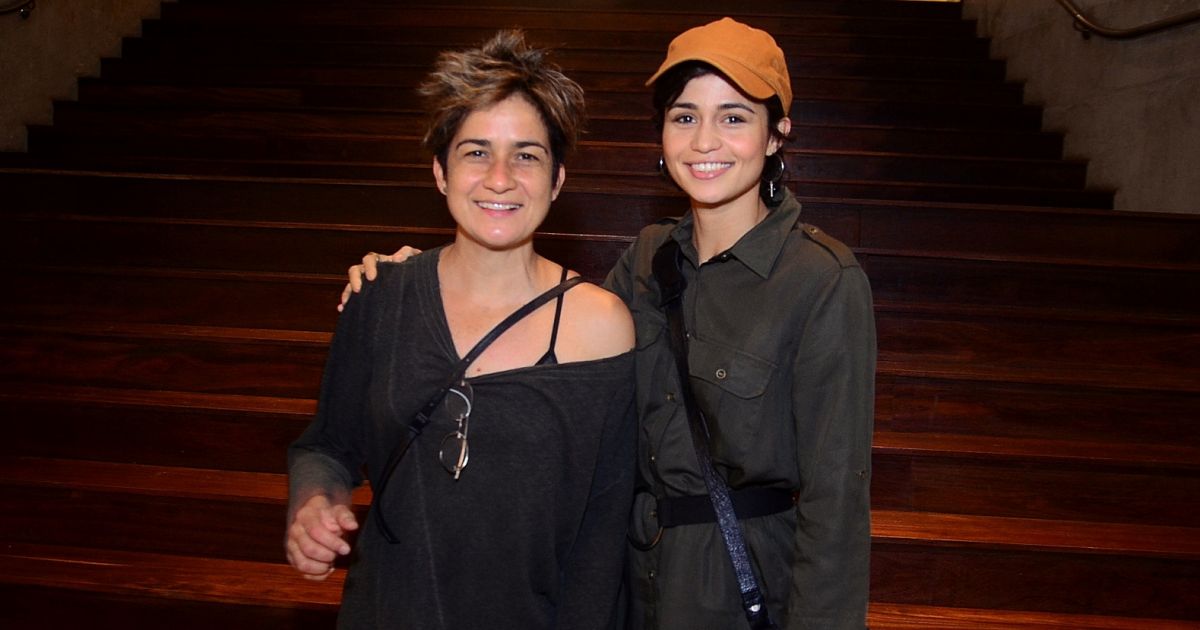 Nanda Costa e a namorada prestigiaram peça de Luis Lobianco 'Gisberta ...