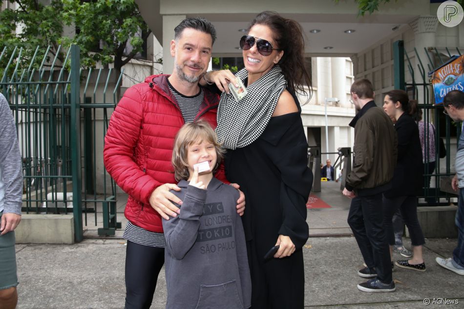 Adriane Galisteu e o marido, Alexandre Iodice, votaram no segundo turno ...