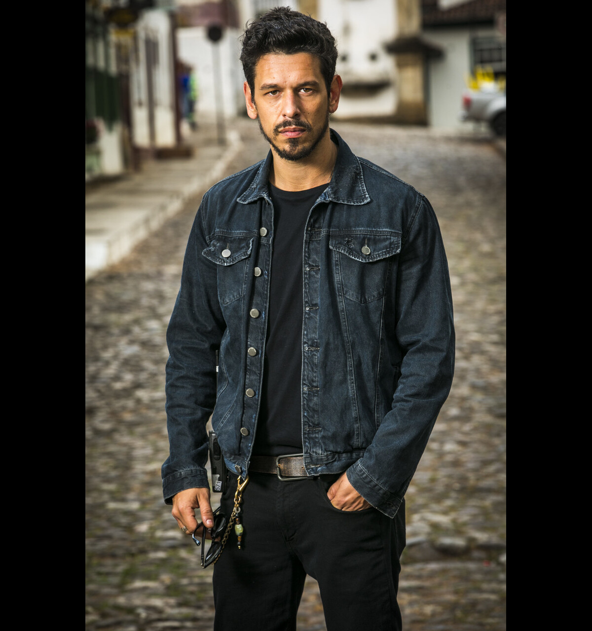 Foto: Alain (João Vicente de Castro) destrata Cris (Vitória Strada) nos ...