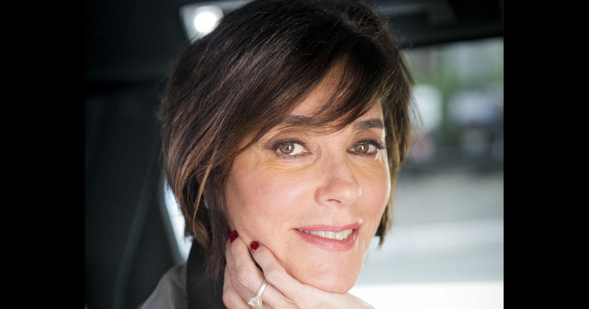 Agustina (Rosi Campos) não se abala e critica Carmen (Christiane ...