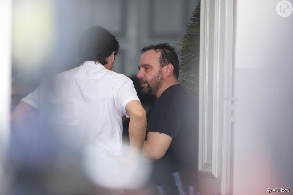 Jonas Torres se emocionou durante a cerimônia de despedida do irmão ...