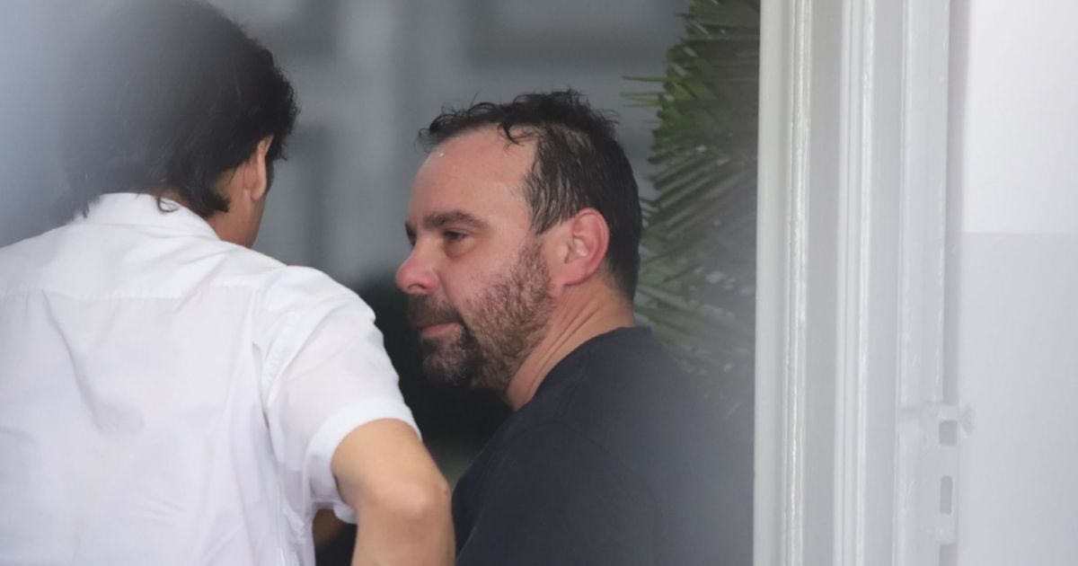 Jonas Torres se emocionou durante a cerimônia de despedida do irmão ...