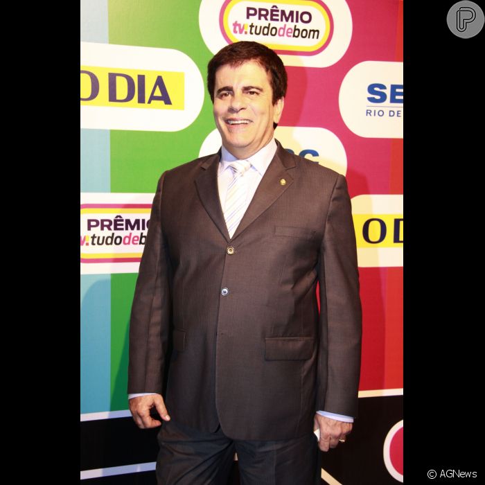 Wagner Montes foi colunista de jornal, cantor, jurado de programas de ...