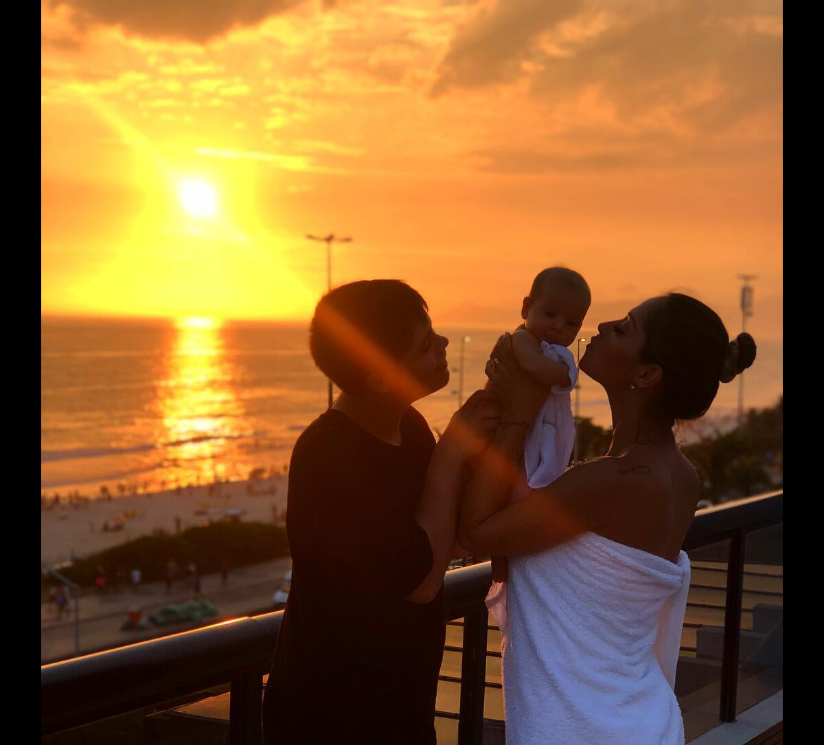 Foto: Mayra Cardi postou com os filhos, Lucas e Sophia, em seu perfil ...