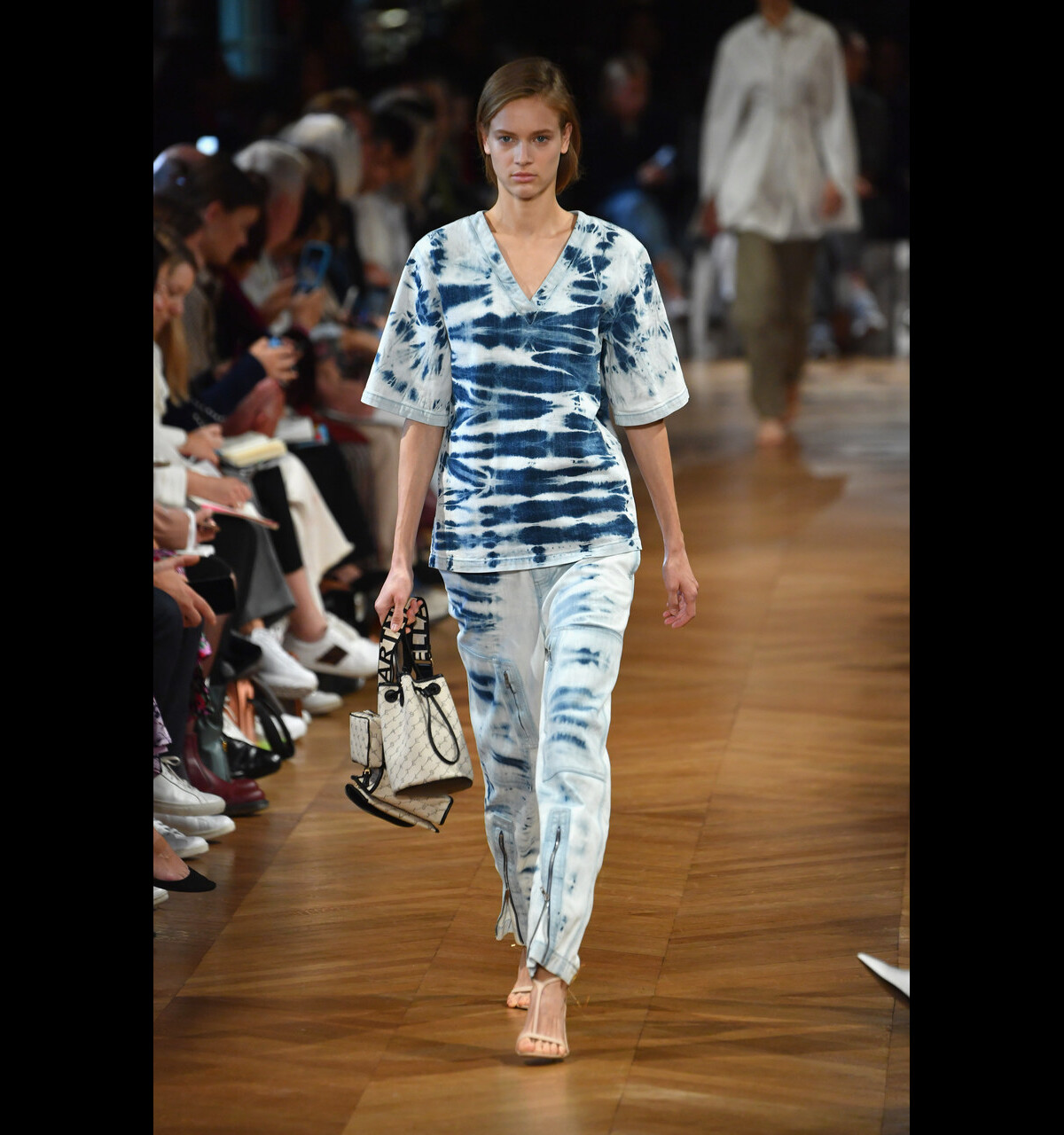 Foto: A camisa acid jeans é tendência para o inverno 2019 - Purepeople