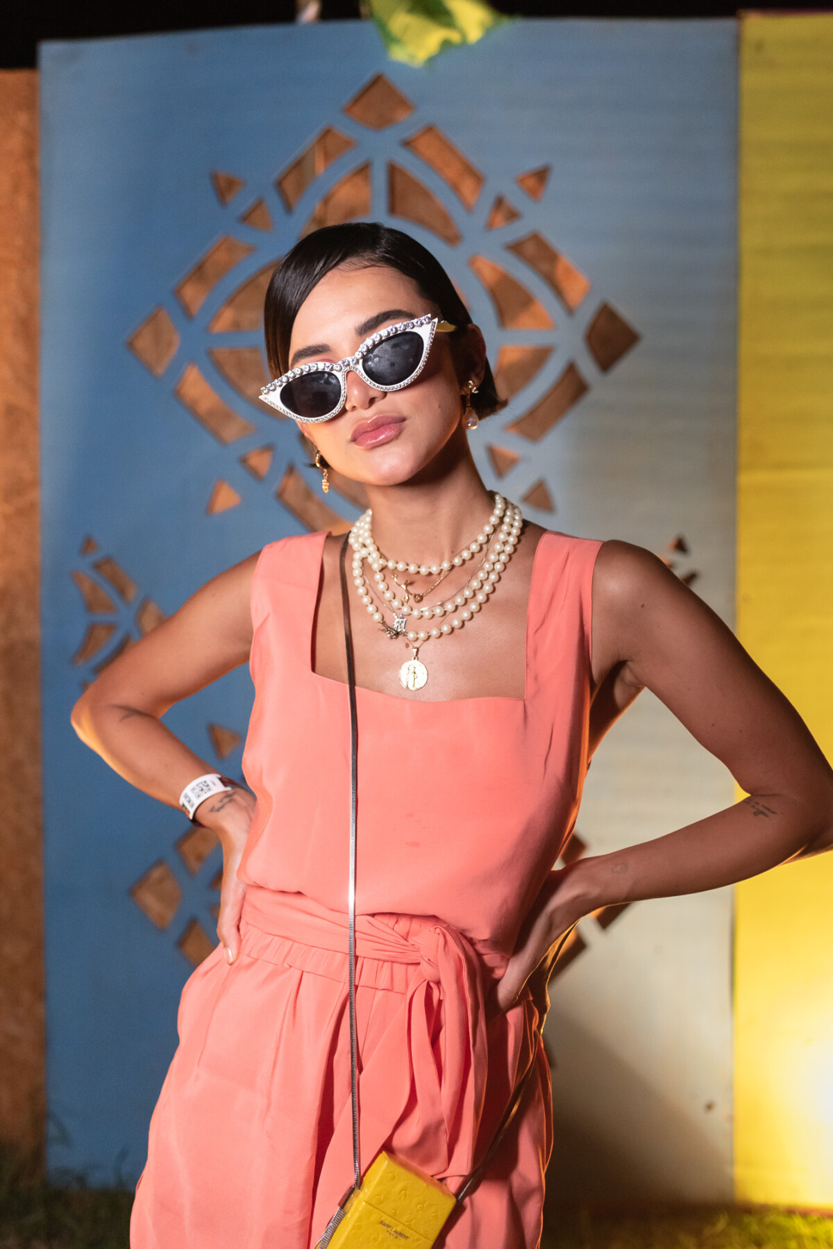 Foto: Moda verão 2020: óculos retrô com armação em formato gatinho é ...