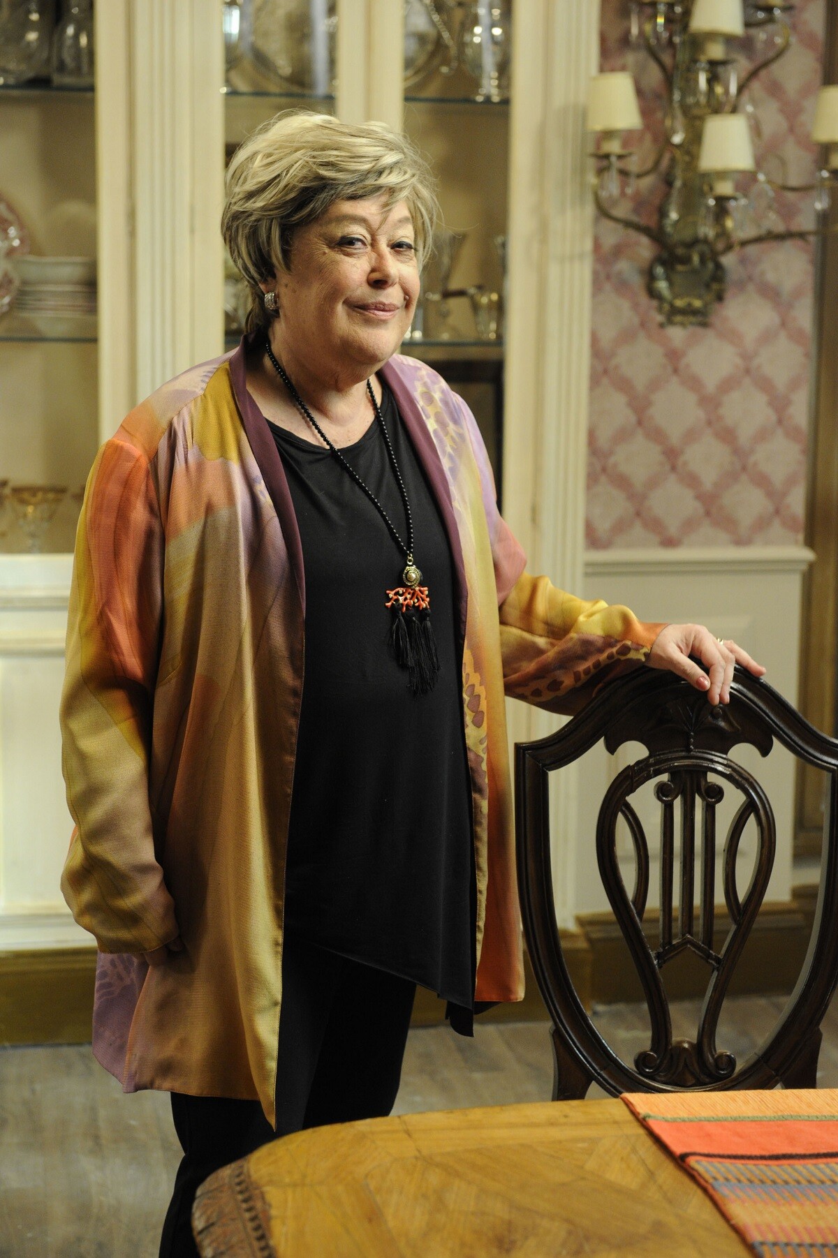Foto: Marieta Santana (Marilu Bueno) é a matriarca da família Santana e ...
