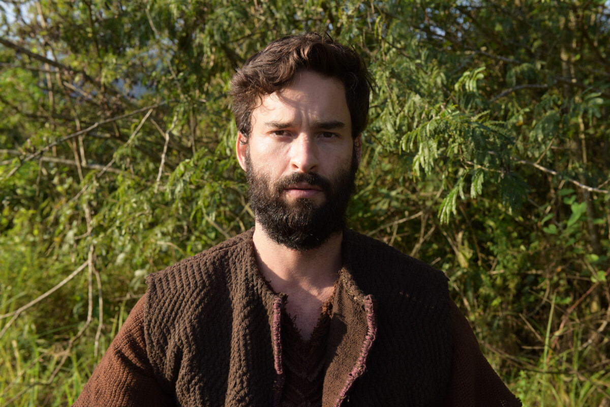 Foto: Na novela 'Gênesis', William Melo dá vida a Gerson na juventude ...