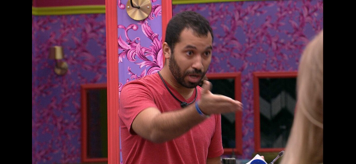 Foto No Bbb21 Gil Tira Satisfações Com Arthur Após Fiuk Revelar Que