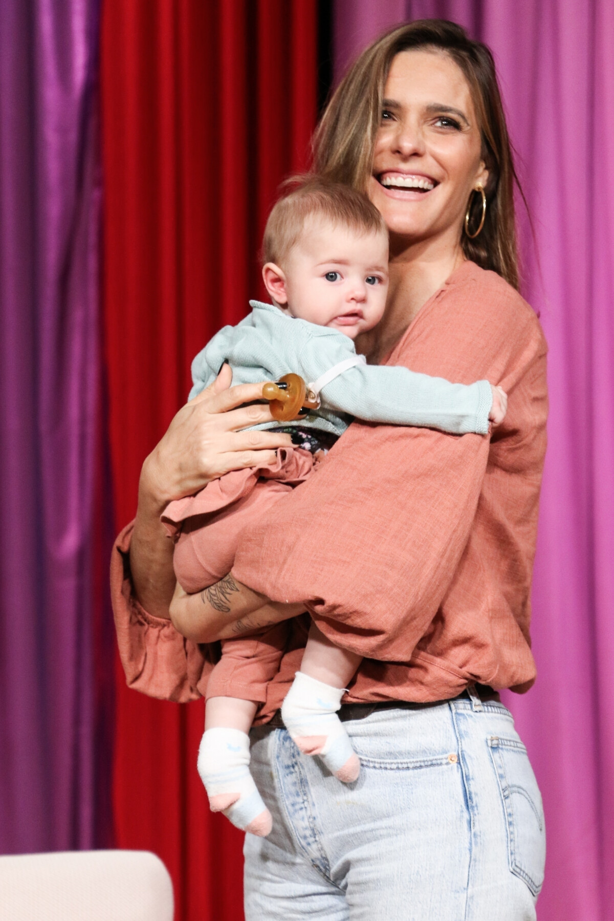Foto: Fernanda Lima encantou com foto nova da filha Maria Manoela ...