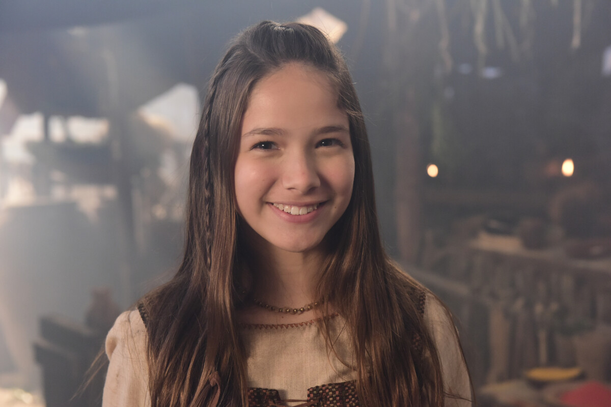 Foto: Novela 'Gênesis': nasce Leora (Clara Galinari), filha de Mila ...